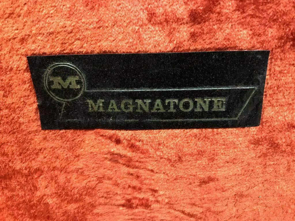1965 Magnatone Zephyr - Vintage & Modern Guitars