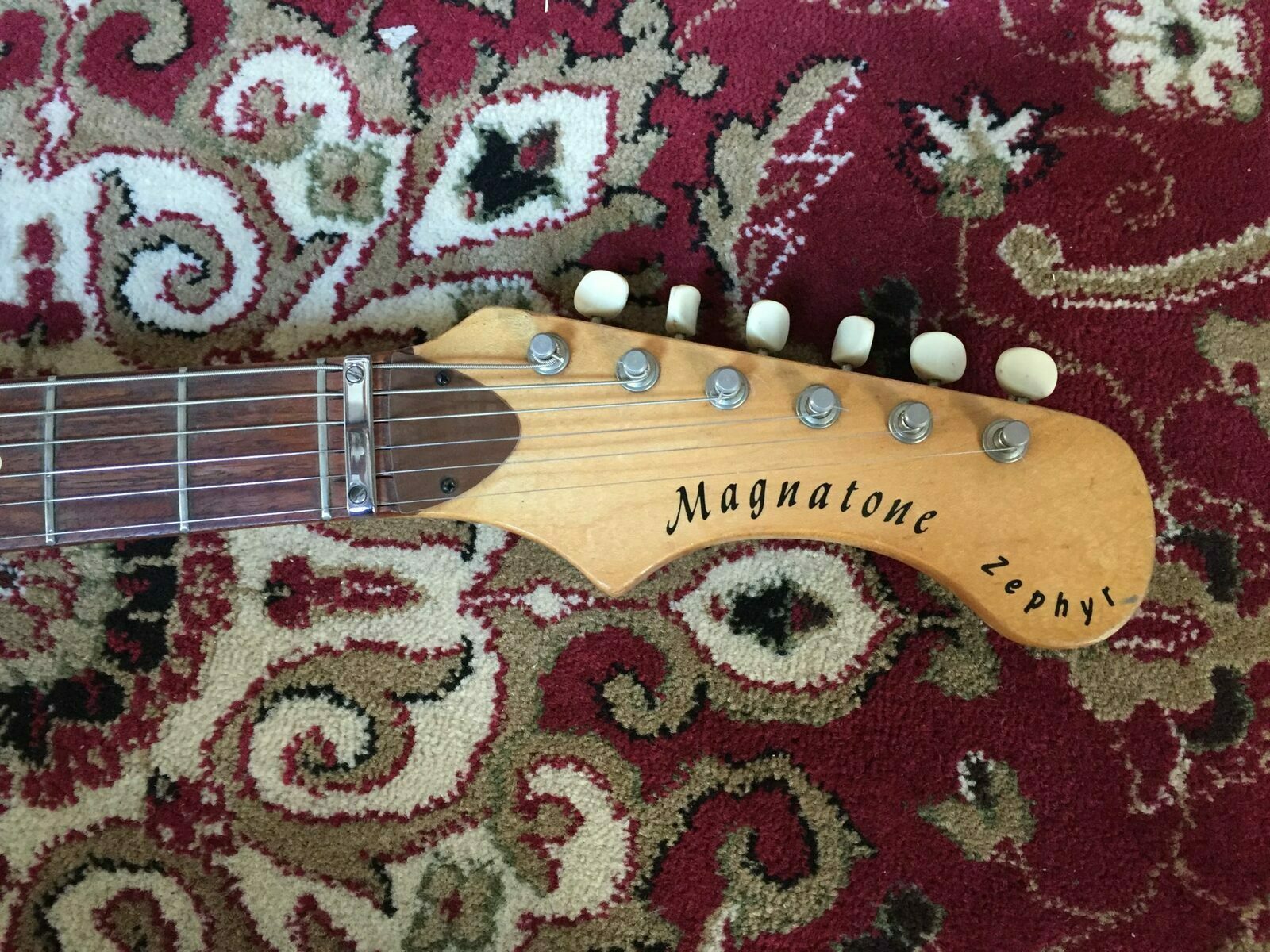 1965 Magnatone Zephyr - Vintage & Modern Guitars