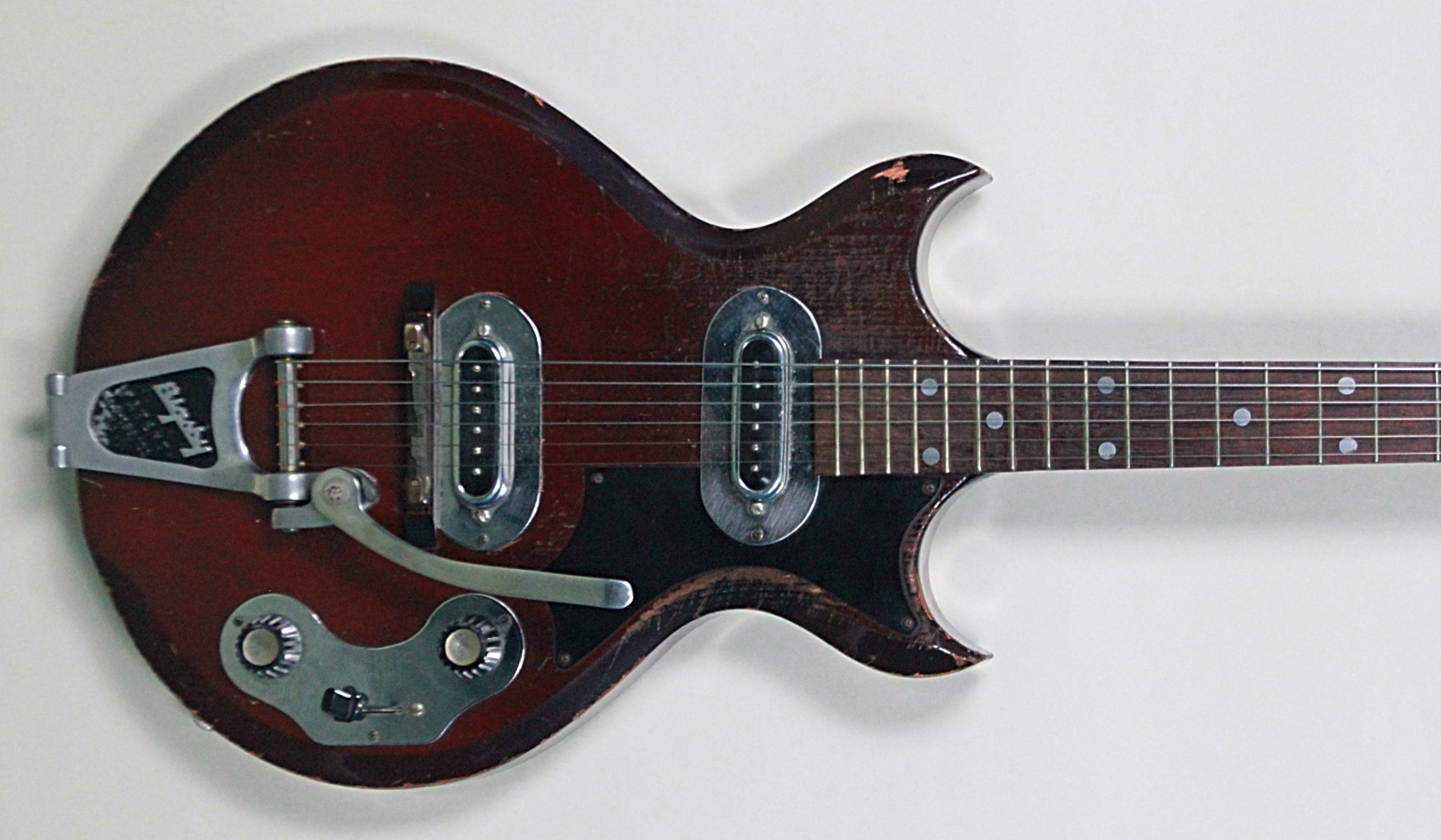 1957 Magnatone Mark IV - Vintage & Modern Guitars