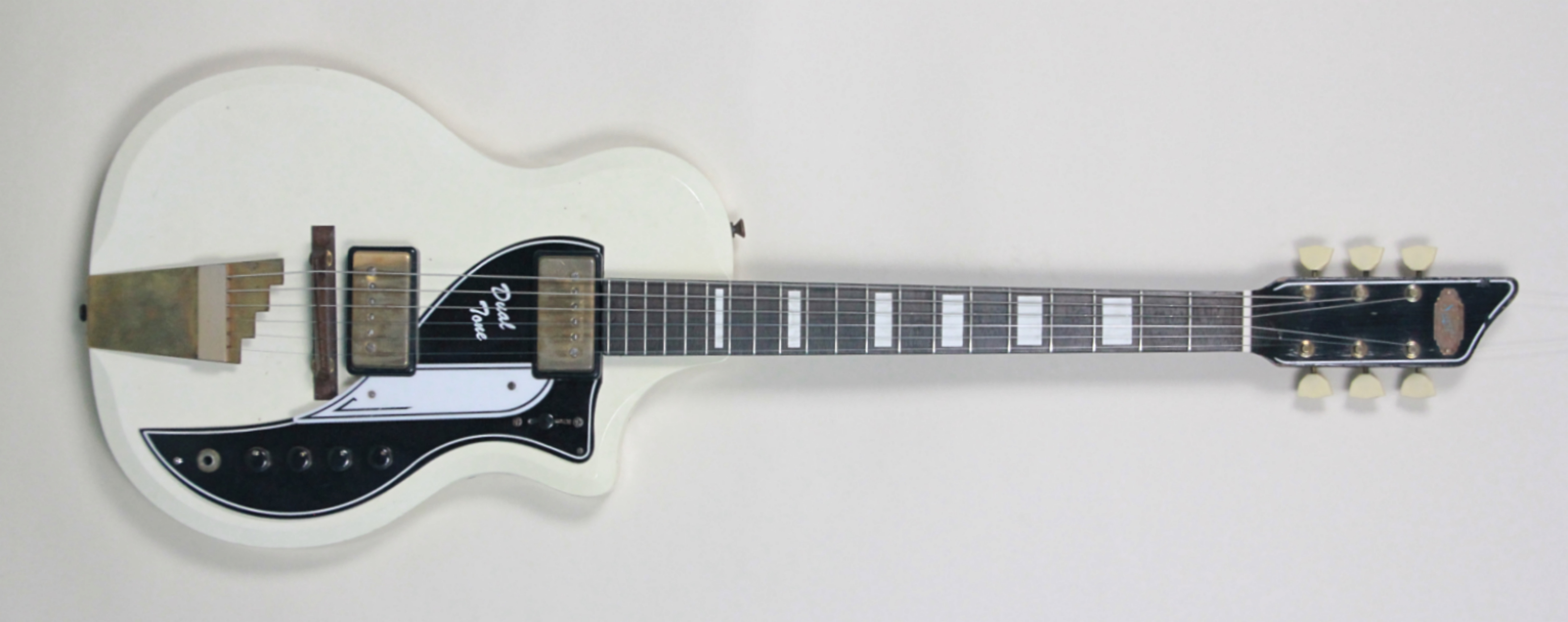 1958 Supro Dual Tone - Vintage & Modern Guitars