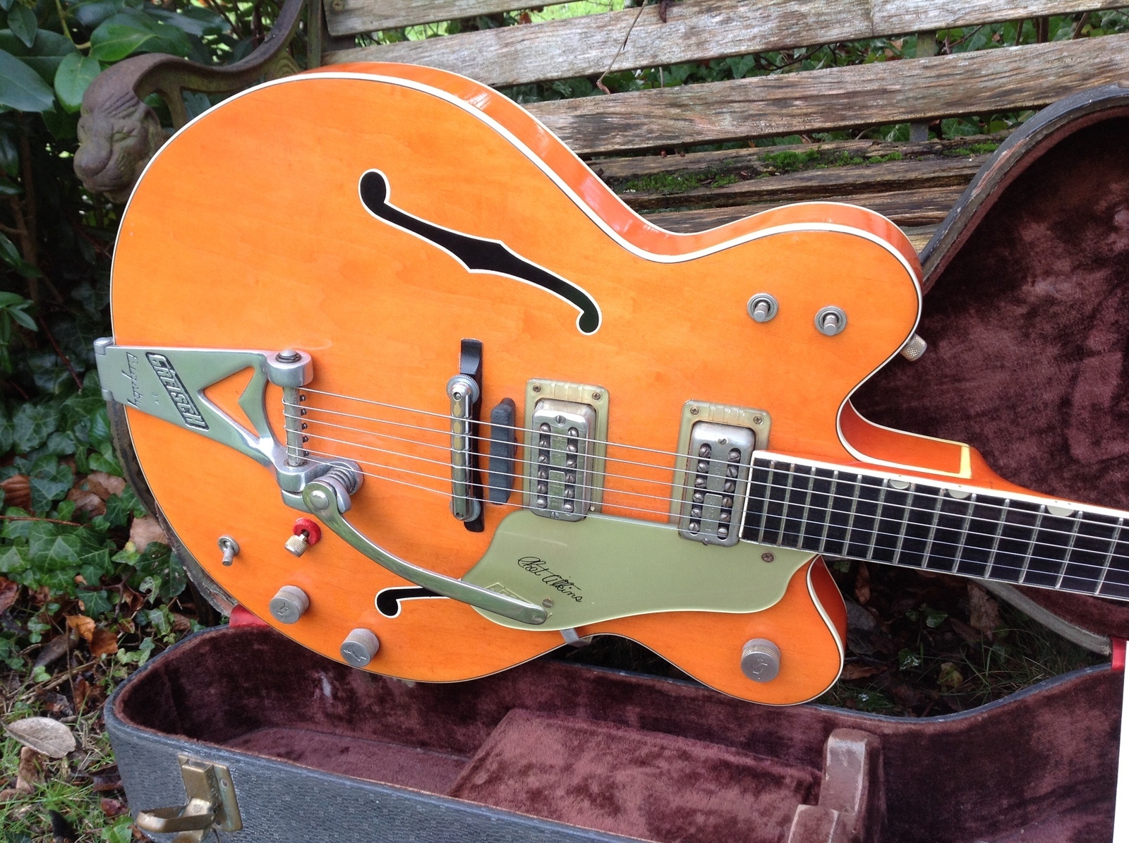 1964 Gretsch 6120 Chet Atkins - Vintage & Modern Guitars