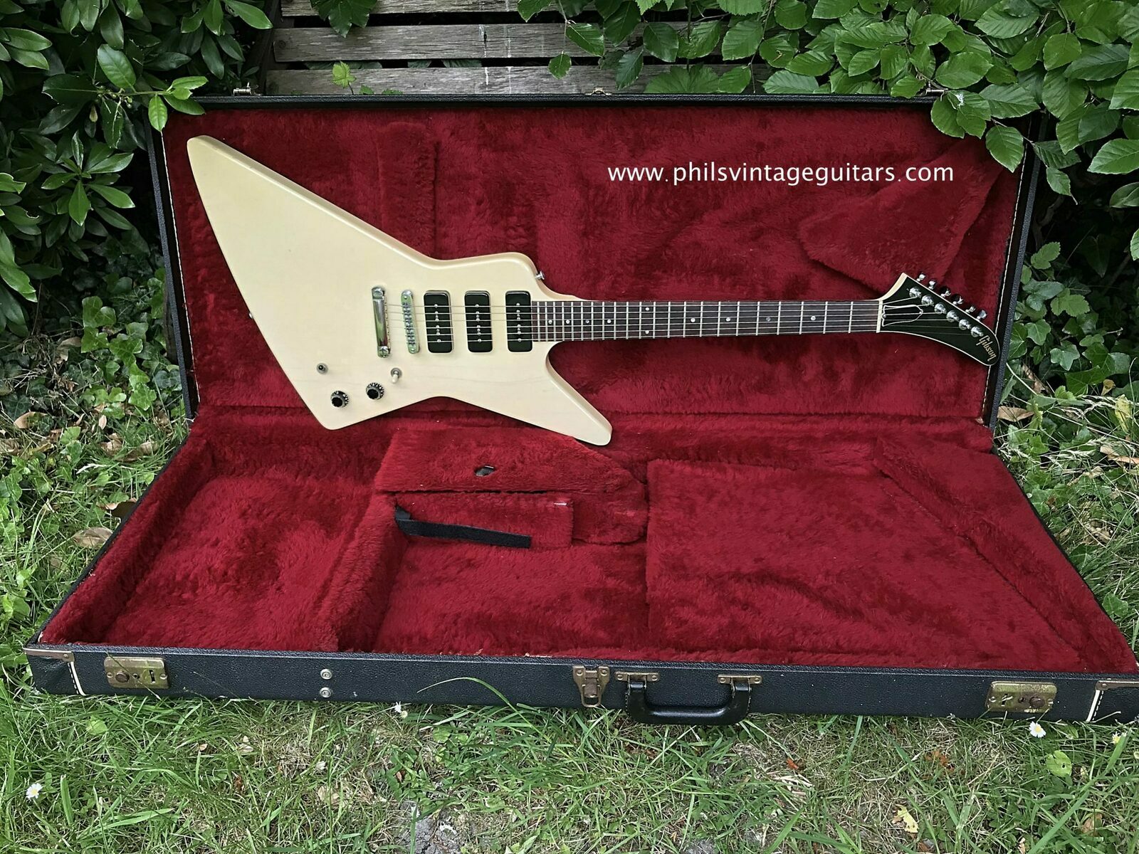 1984 Gibson Explorer 3 - Vintage & Modern Guitars