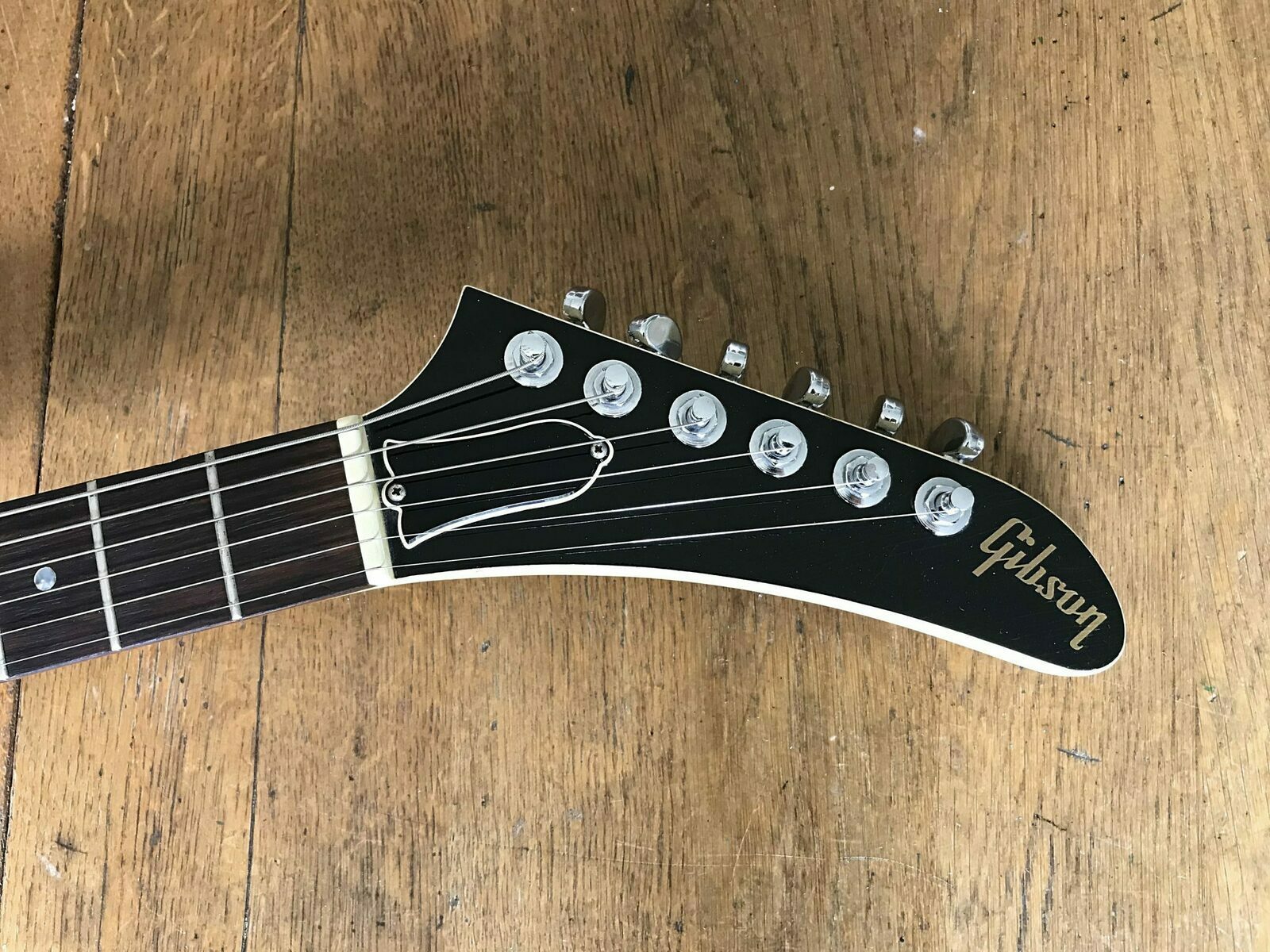 1984 Gibson Explorer 3 - Vintage & Modern Guitars