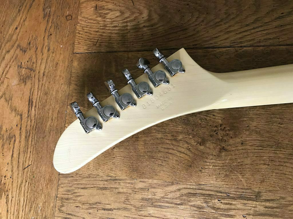 1984 Gibson Explorer 3 - Vintage & Modern Guitars