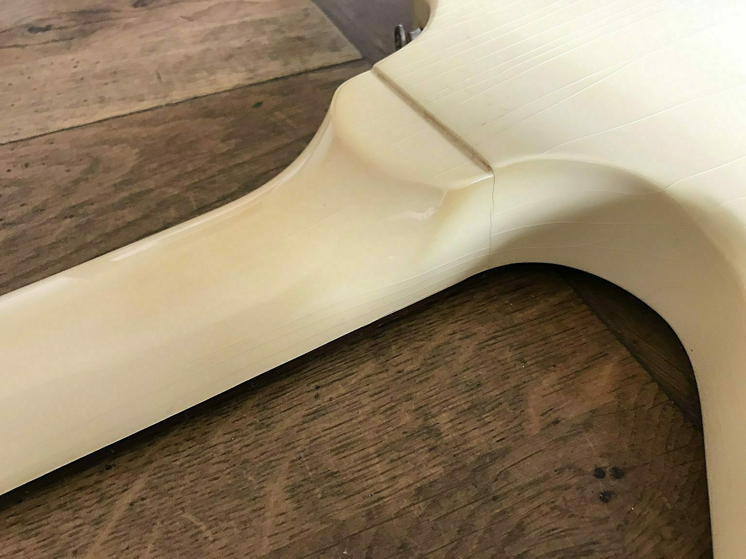 1984 Gibson Explorer 3 - Vintage & Modern Guitars