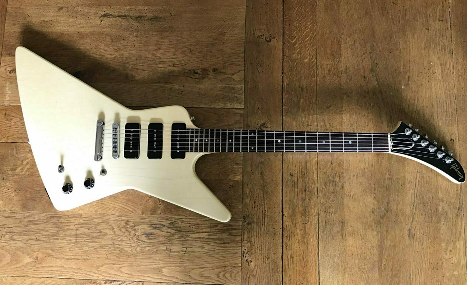 1984 Gibson Explorer 3 - Vintage & Modern Guitars