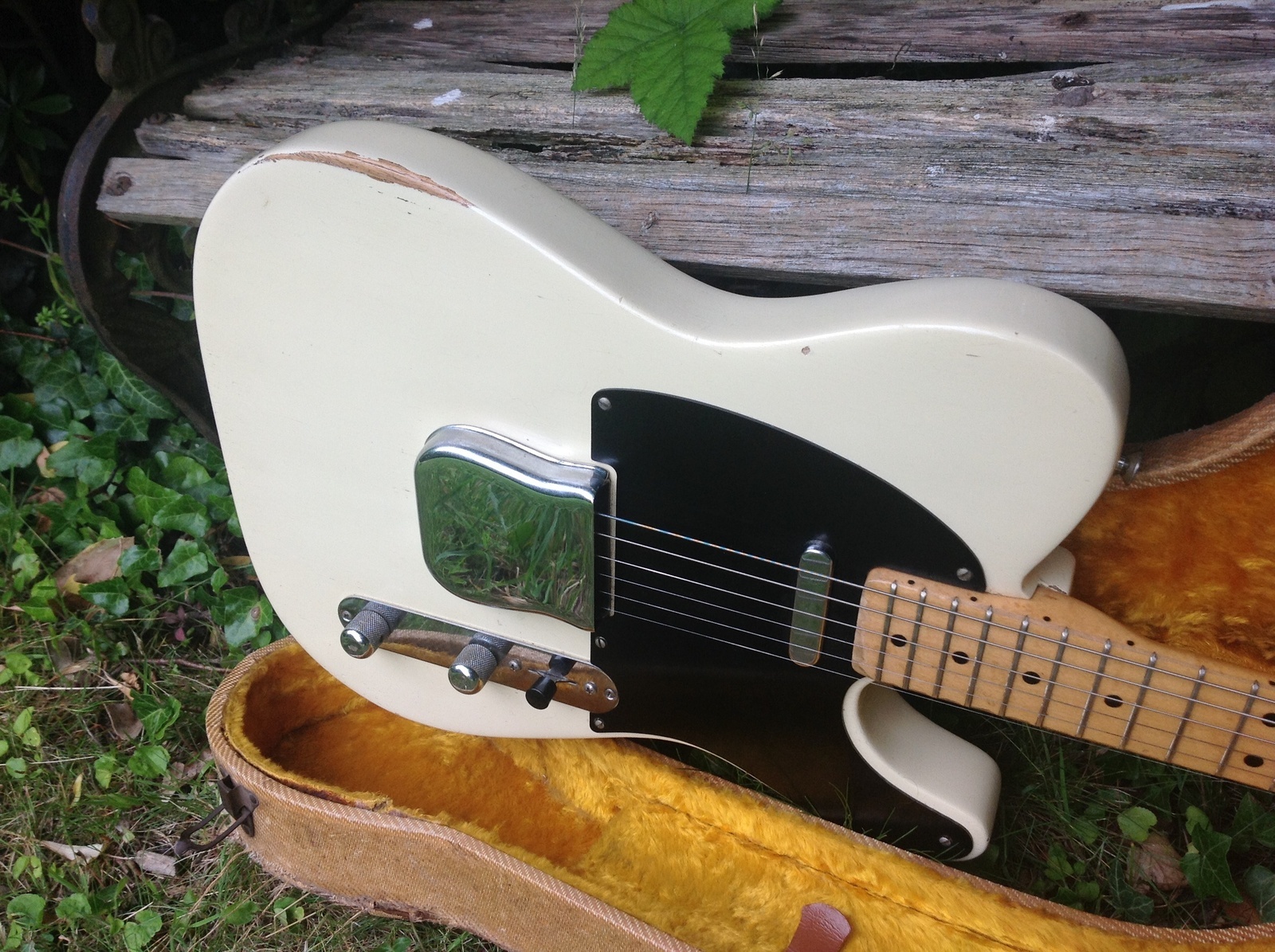 1951 Fender Broadcaster - Vintage & Modern Guitars