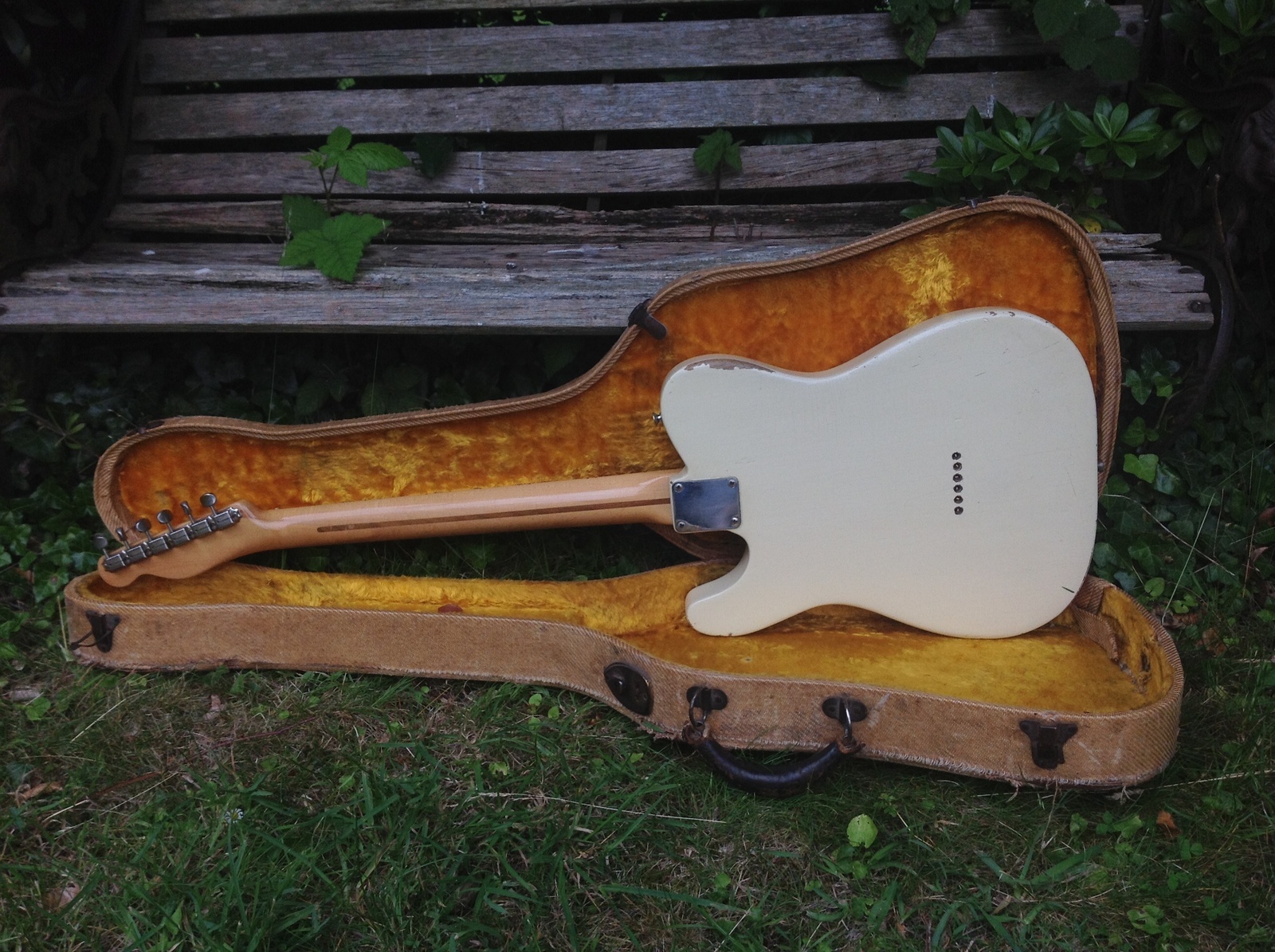 1951 Fender Broadcaster - Vintage & Modern Guitars