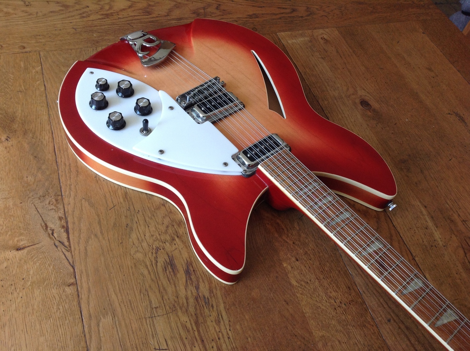1990 Rickenbacker 360 - 12 - Vintage & Modern Guitars