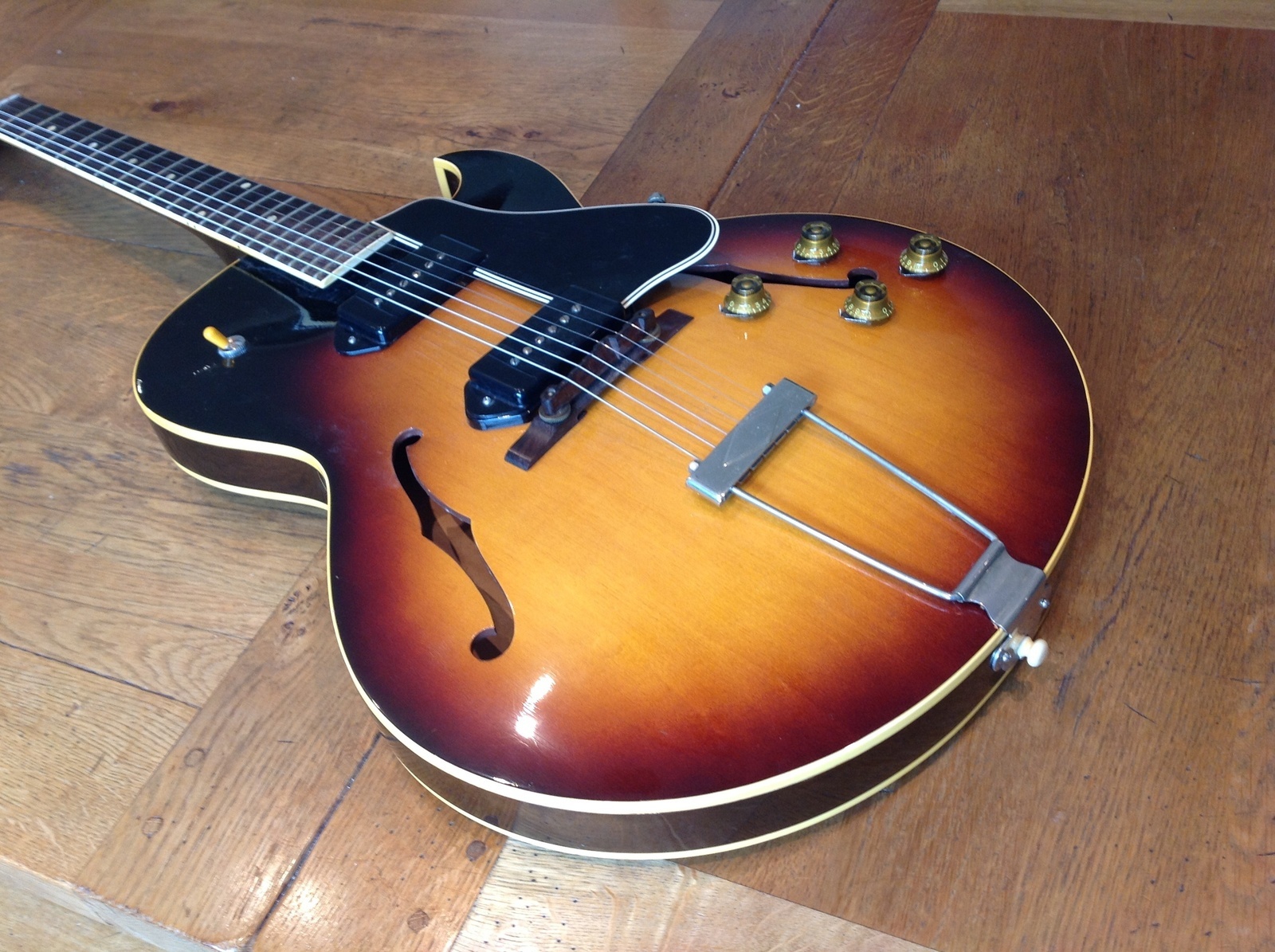 1959 Gibson ES 225 - Vintage & Modern Guitars