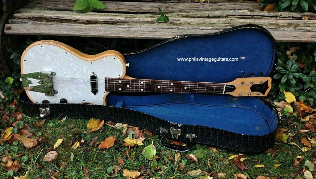 1957 Magnatone Mark III Lyric - Vintage & Modern Guitars