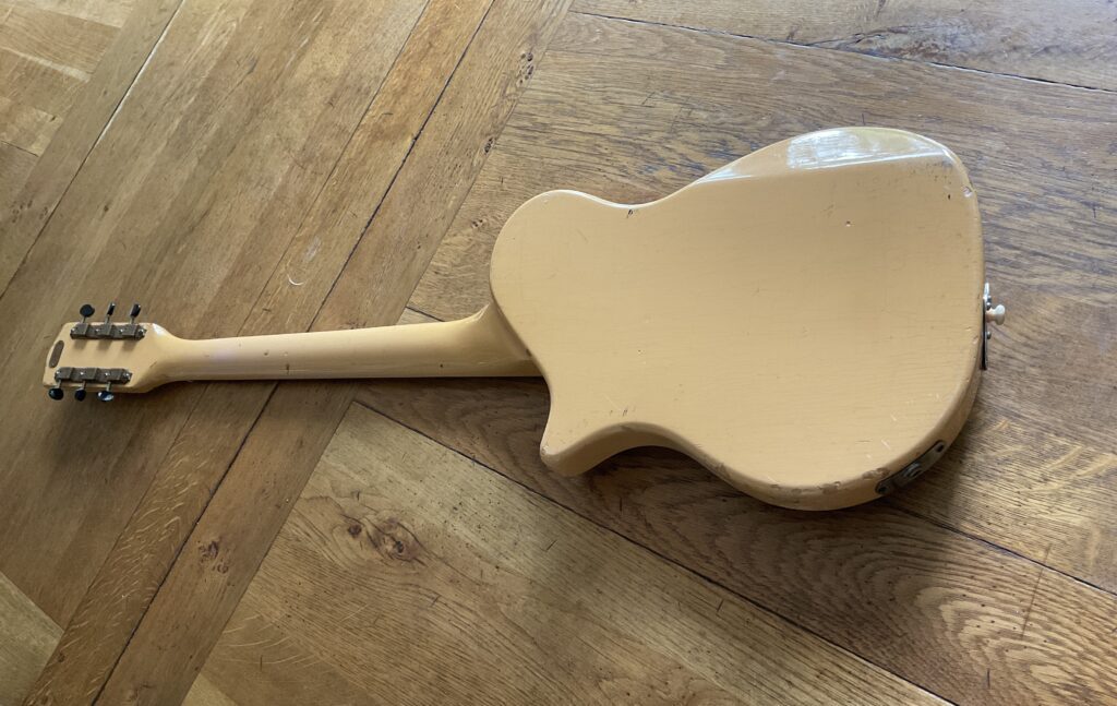 1957 Magnatone Mark III Lyric - Vintage & Modern Guitars