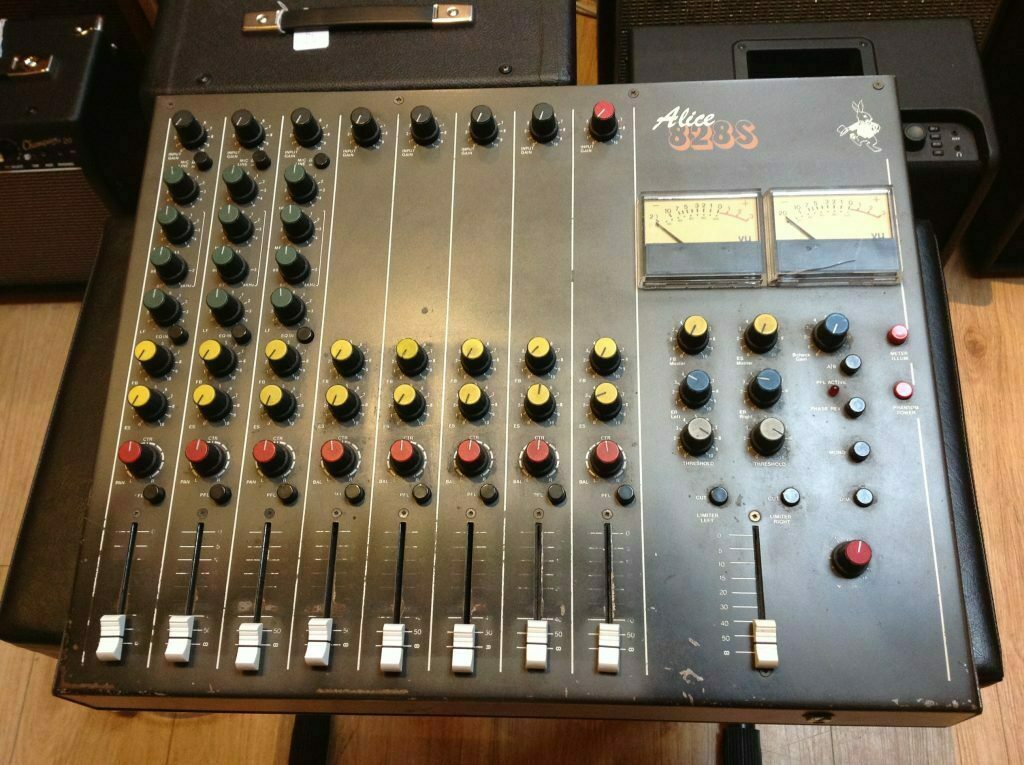 1970s Alice (Stancoil) 828S Mixer - Vintage & Modern Guitars
