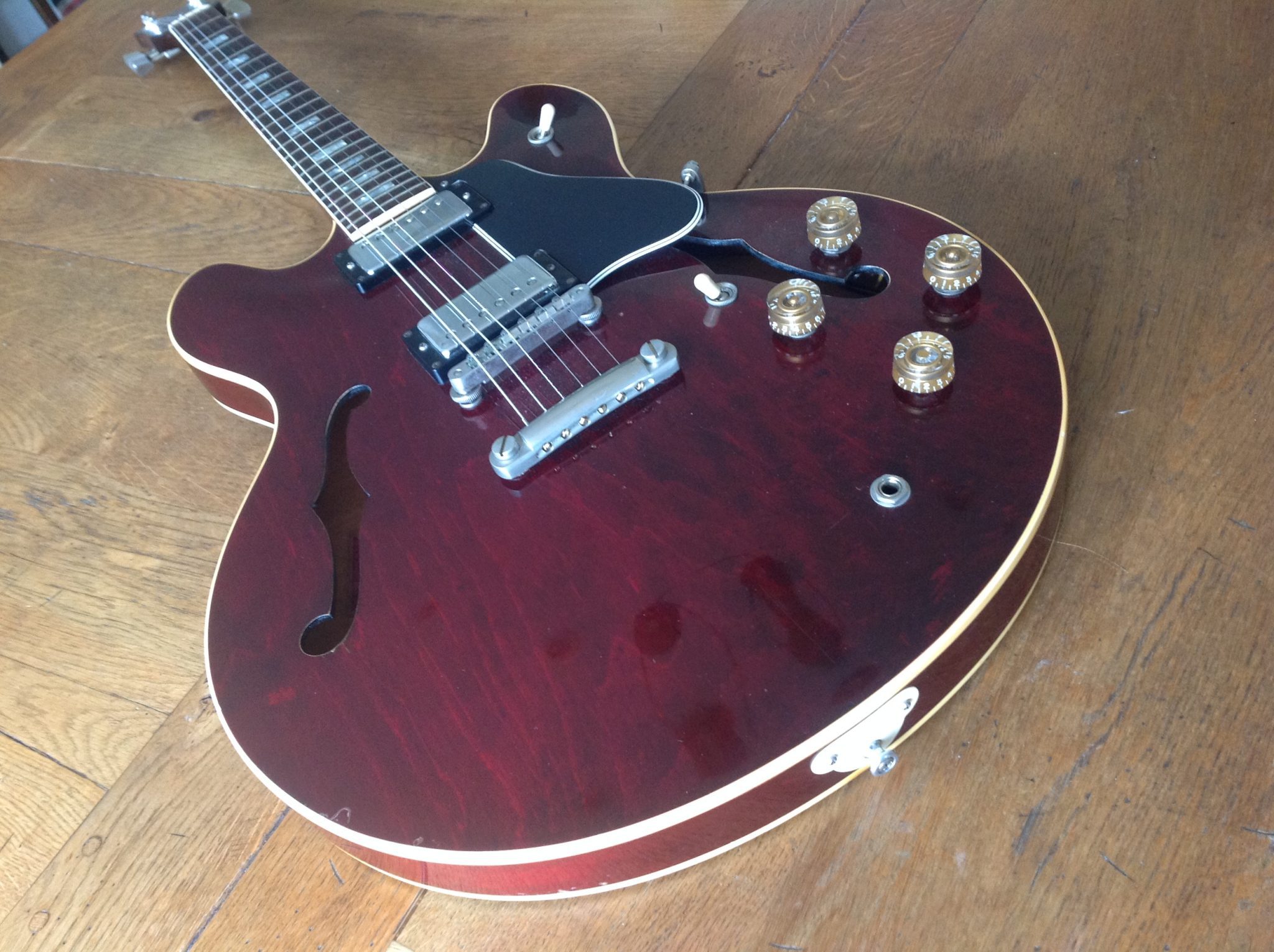 1969 Gibson ES 335 TD Wine Red - Vintage & Modern Guitars