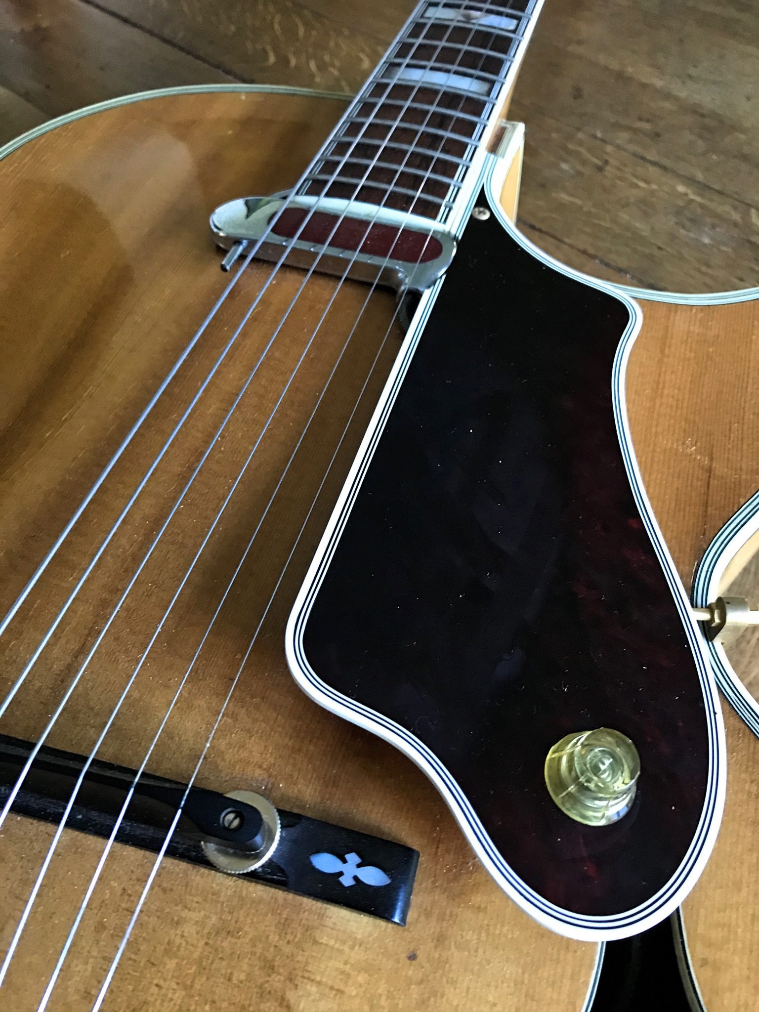 1946 Epiphone Emperor - Vintage & Modern Guitars