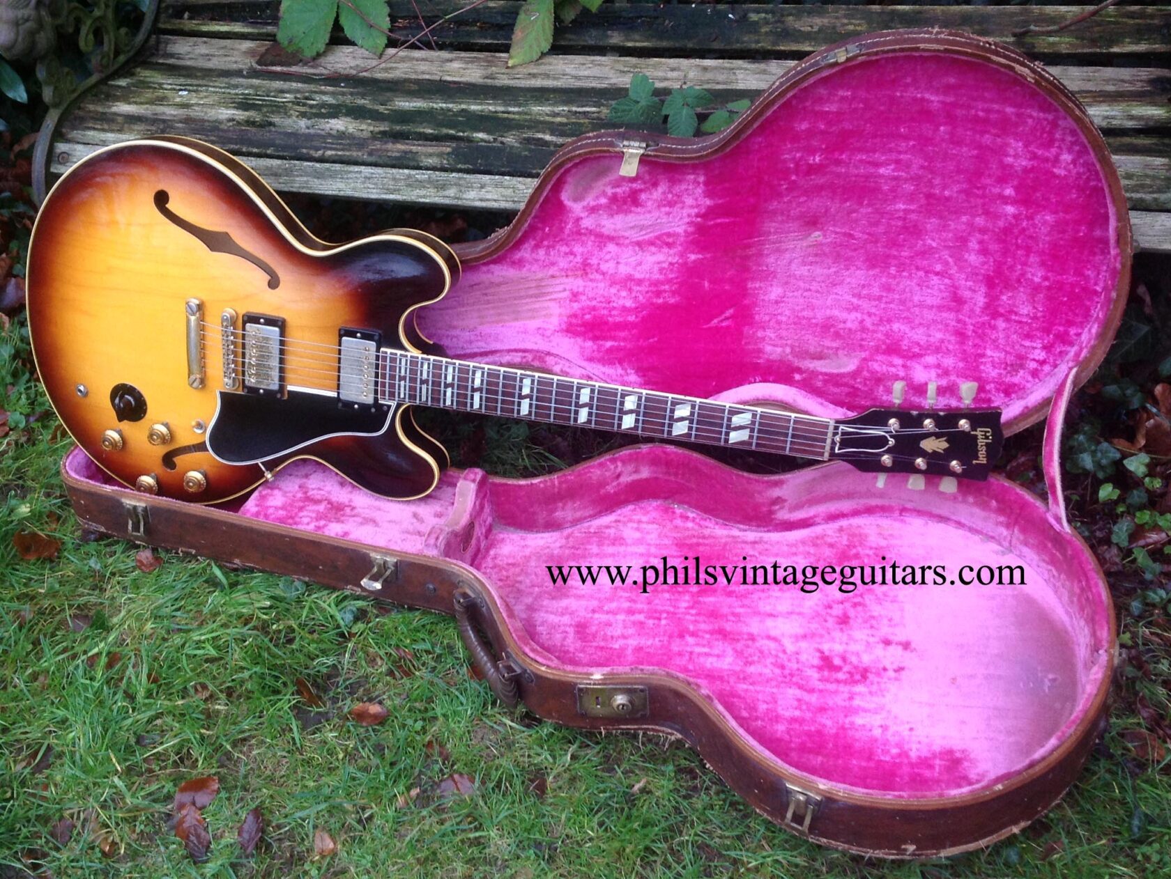 Gibson - Vintage & Modern Guitars