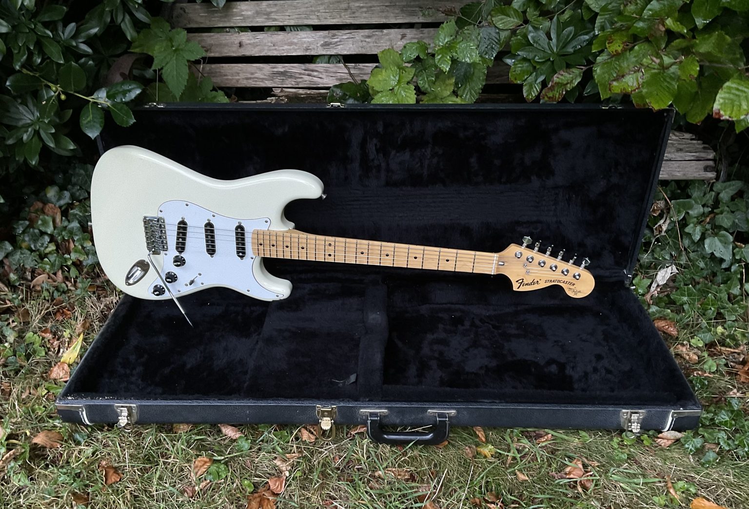 1991 Fender Japan ST-YJM Stratocaster Yngwie Malmsteen Signature ...