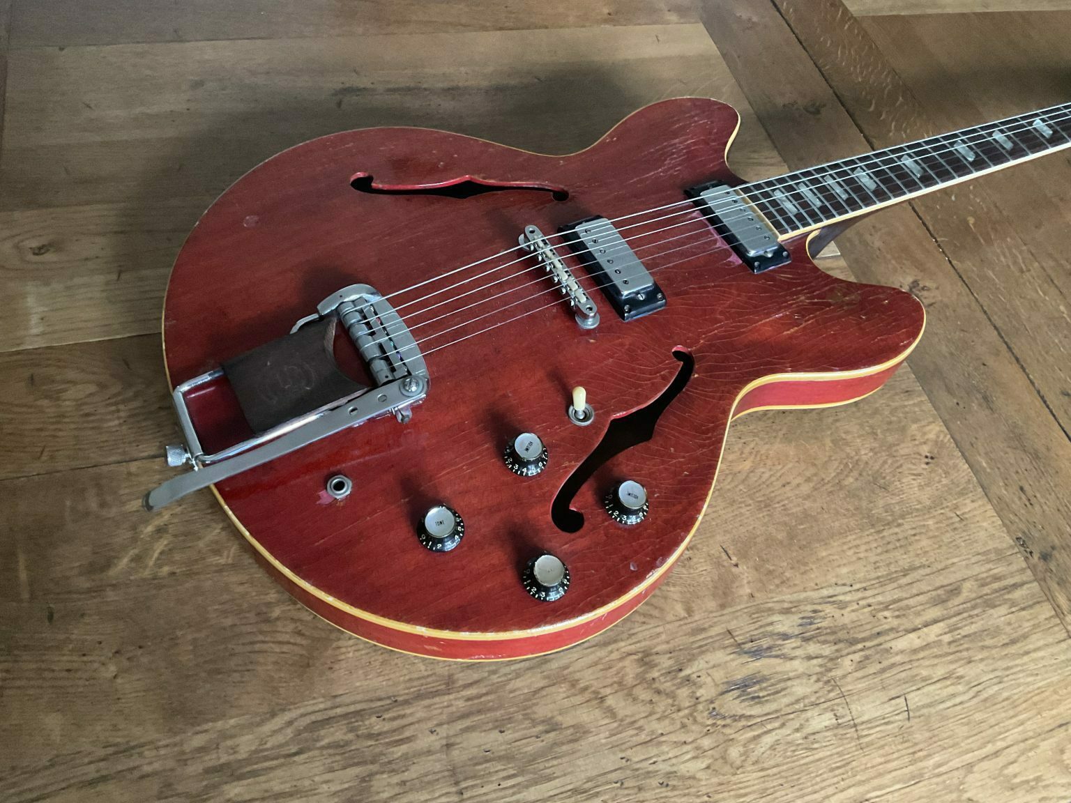 1966 Epiphone Riviera - Vintage & Modern Guitars