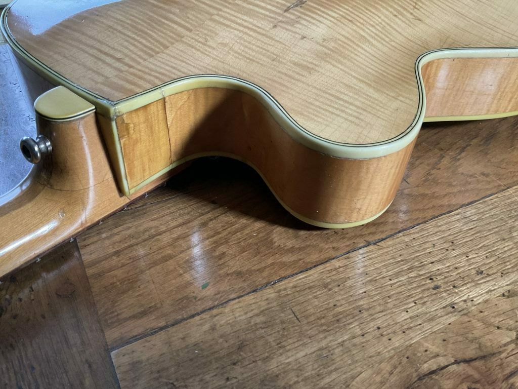 1961 Hofner 500/5 Bass - Vintage & Modern Guitars