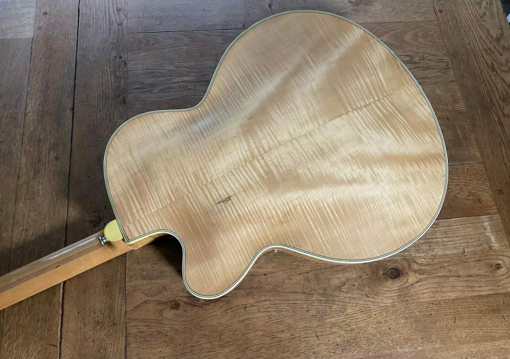 1961 Hofner 500/5 Bass - Vintage & Modern Guitars