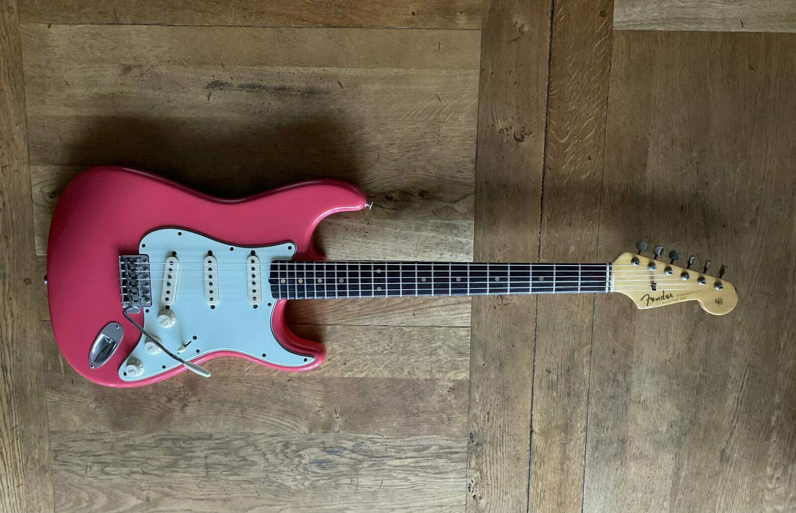 1963 Fender Stratocaster Fiesta Red - Vintage & Modern Guitars