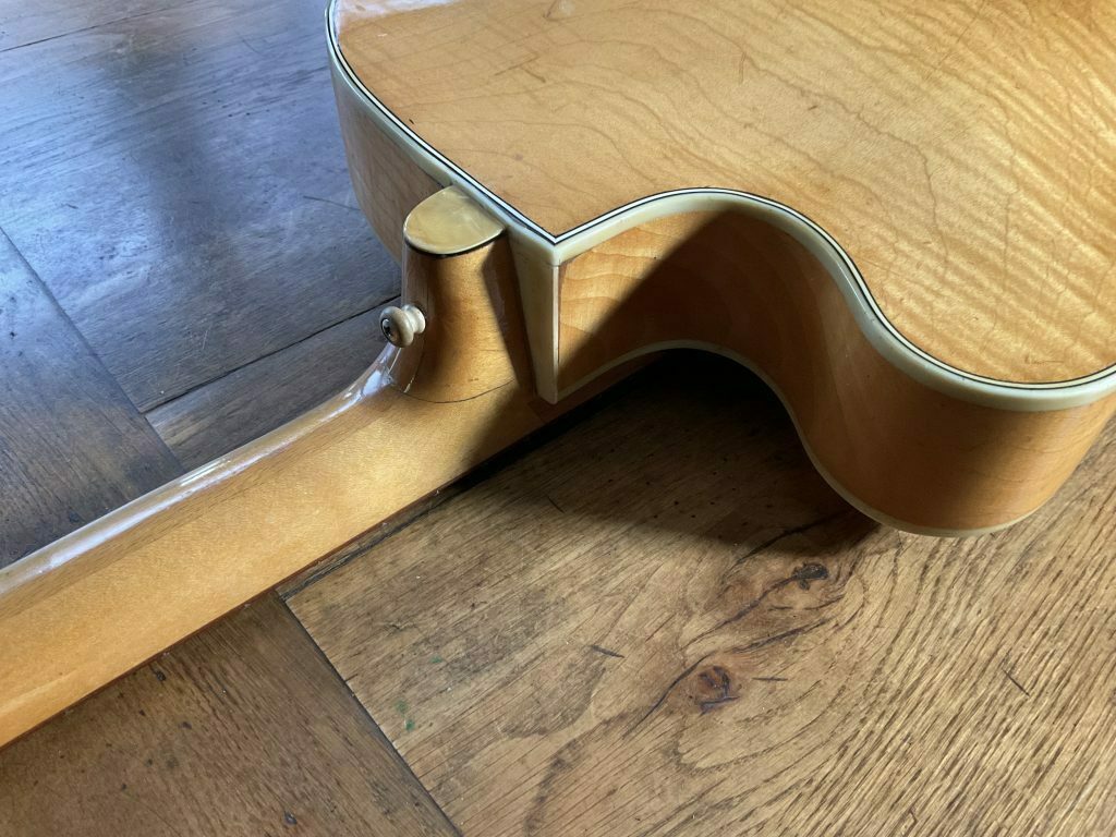1963 Hofner 500/5 Bass - Vintage & Modern Guitars