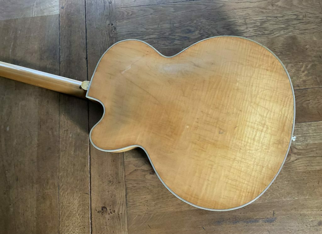 1963 Hofner 500/5 Bass - Vintage & Modern Guitars