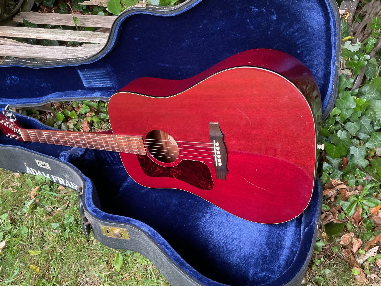 1972 Guild D25 Left Hand - Vintage & Modern Guitars