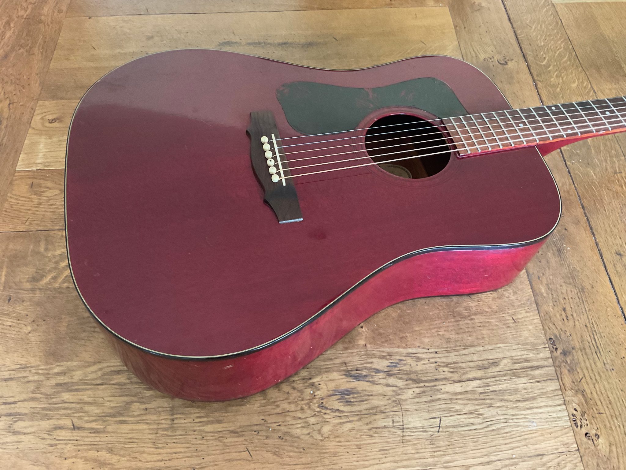 1972 Guild D25 Left Hand - Vintage & Modern Guitars