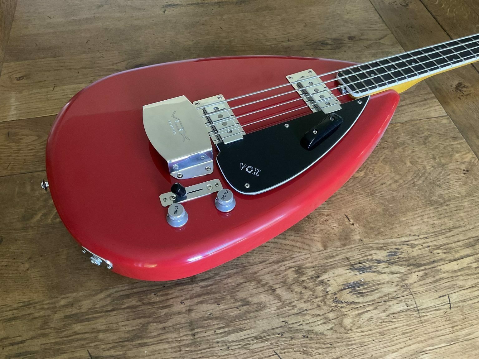 Vox Phantom Bass - Vintage & Modern Guitars