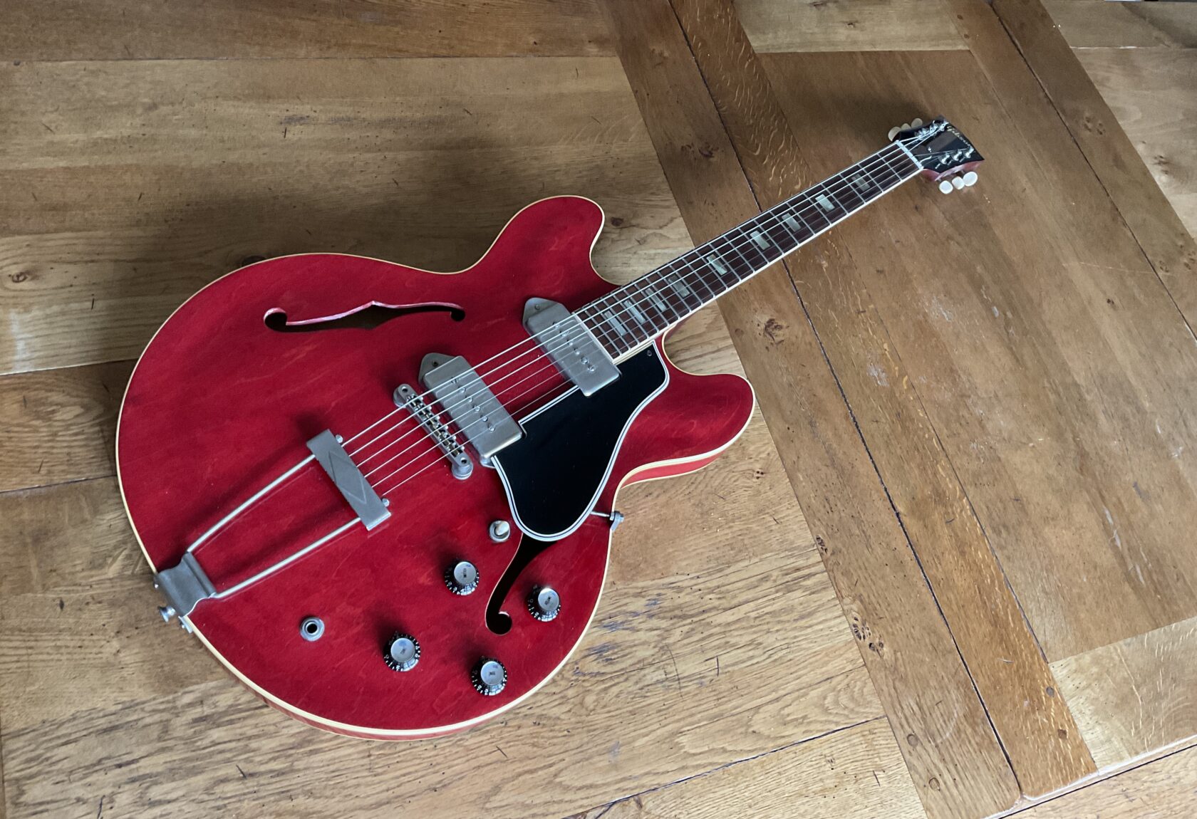 Early 1965 Gibson ES 330 TDC Cherry Red - Vintage & Modern Guitars