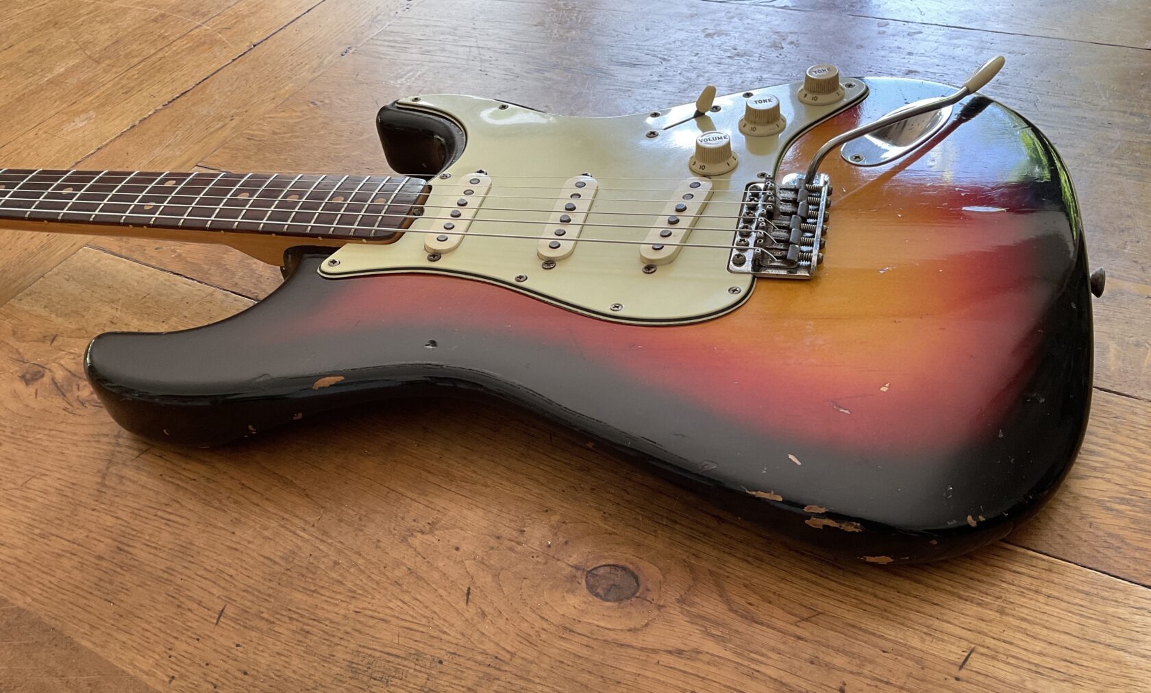 1964 Fender Stratocaster Hold - Vintage & Modern Guitars